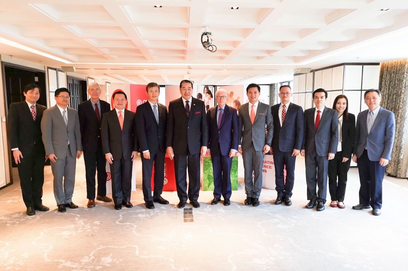 มหาวิทยาลัย CMKL x KMITL เผยความสำเร็จในการพัฒนา APEX Supercomputer เพื่อใช้ AI คัดกรองไวรัสโค ...